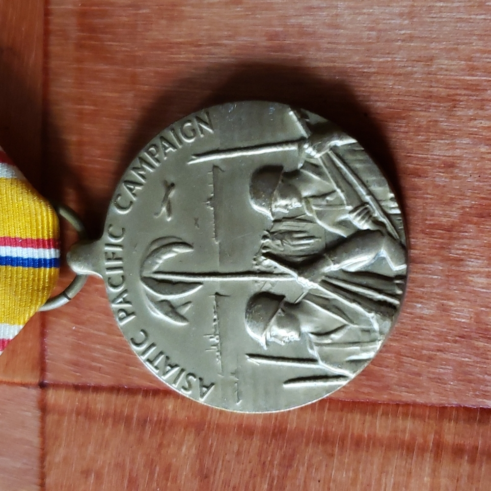 Military Medal Pin 1941-1945 Asiatic Pacific Campaign - Gem